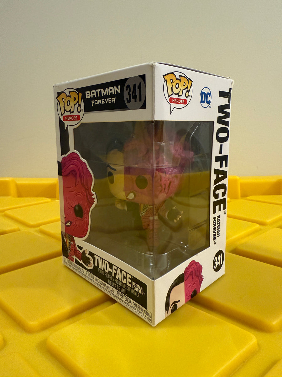 Funko POP! Two-Face Batman Forever – Black Panther Collectables